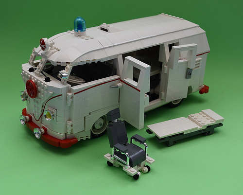 MEDIC!! | The Lego Car Blog