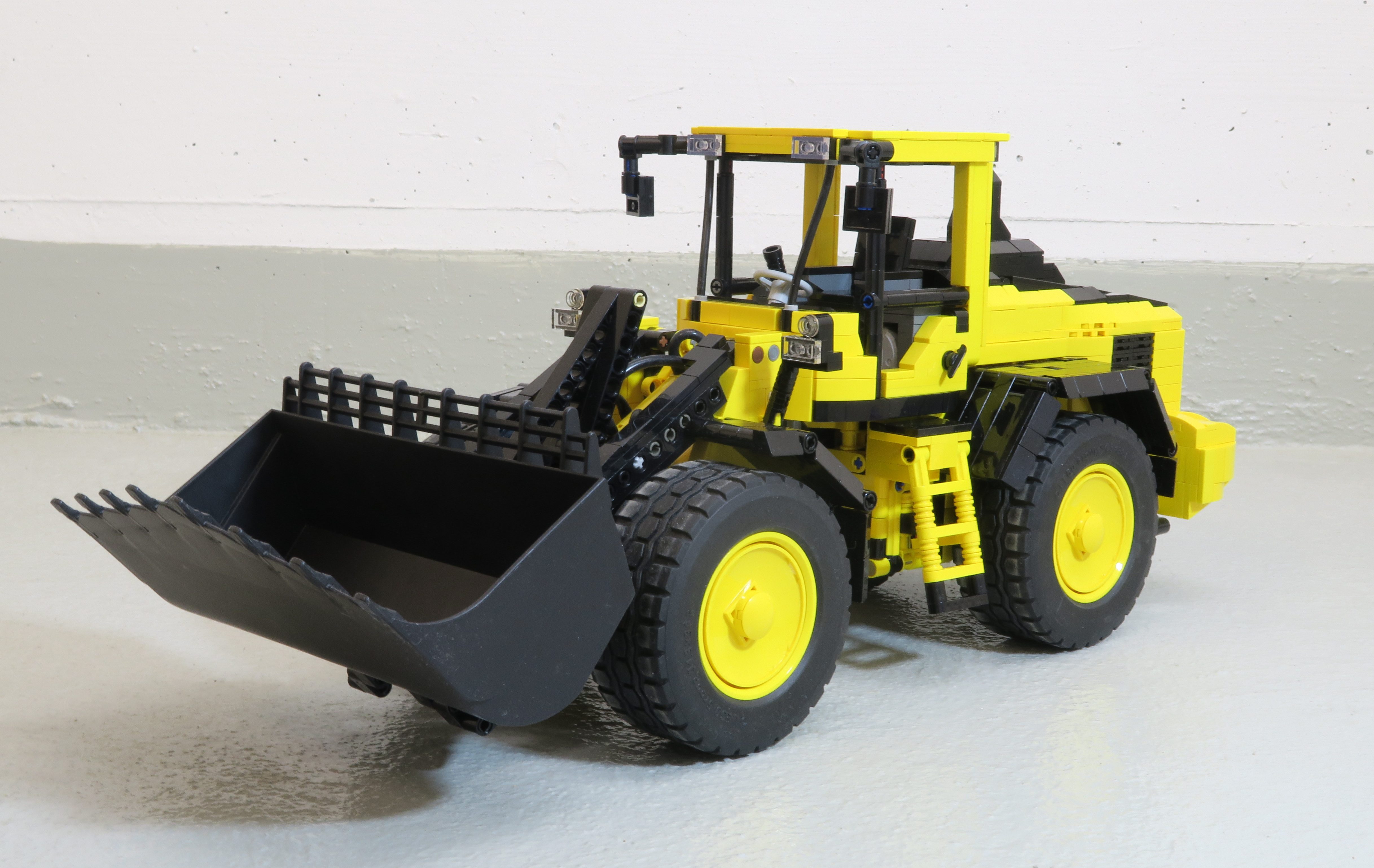 Lego RC Wheel Loader | The Lego Car Blog