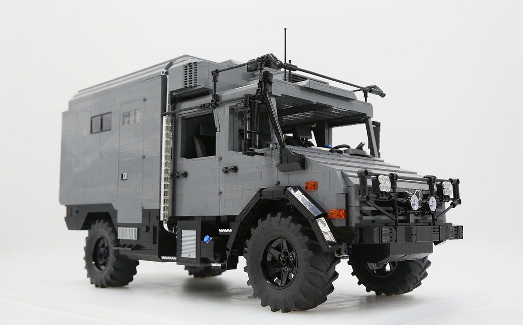 Lego Mercedes-Benz Unimog Expedition Truck | The Lego Car Blog