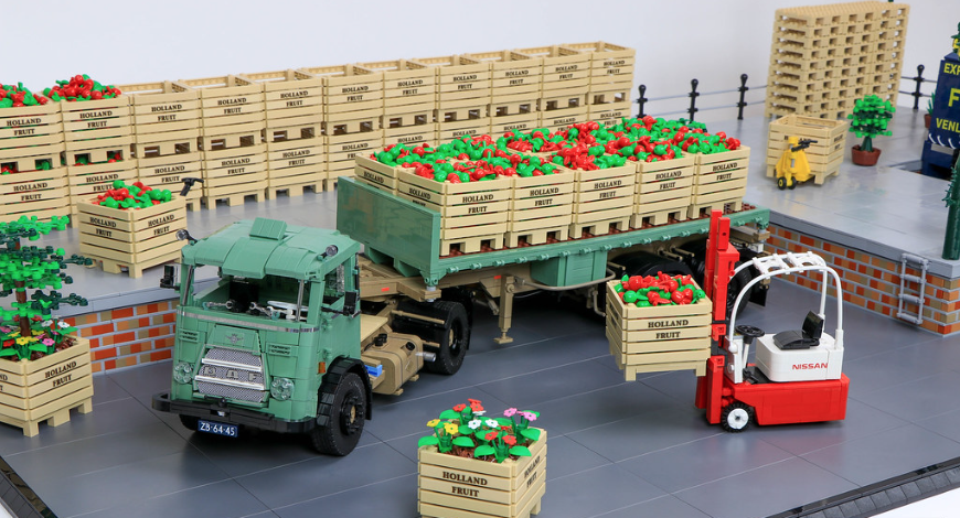 Lego DAF Truck Diorama | The Lego Car Blog